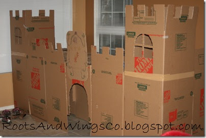 RootsAndWingsCo: Cardboard Box Castle
